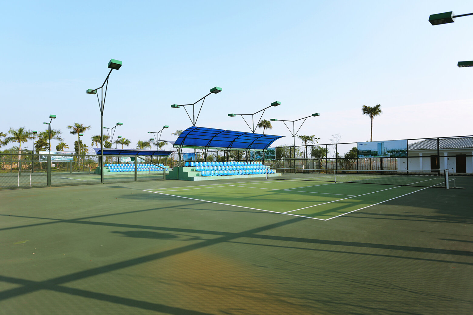 Sân tennis